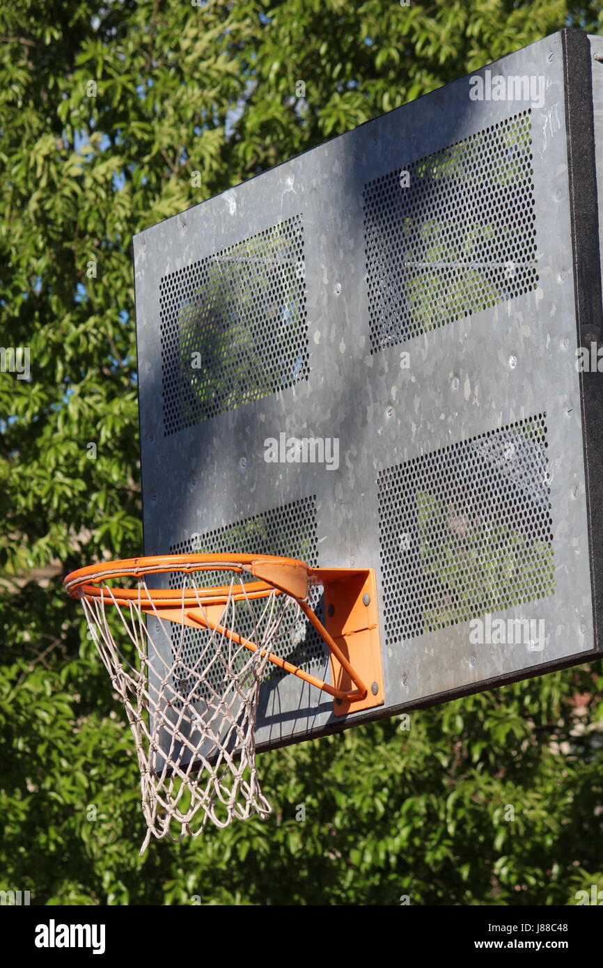 Empty bench basketball court hi-res stock photography and images - Alamy