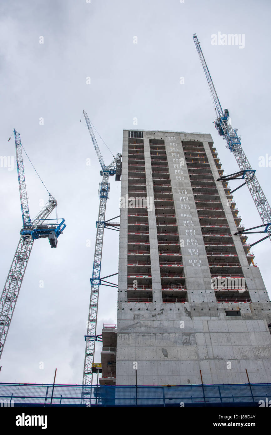 Perth skyscraper construction building hi-res stock photography and ...