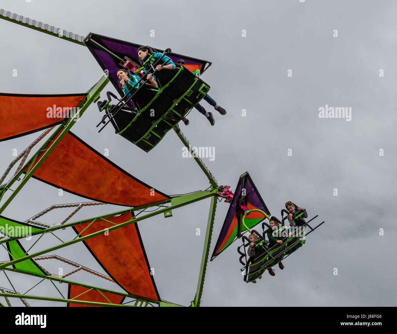 Teens county fair hi-res stock photography and images - Alamy