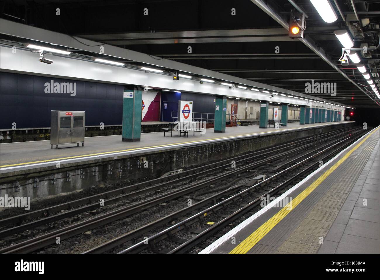 Moorgate station hi-res stock photography and images - Alamy