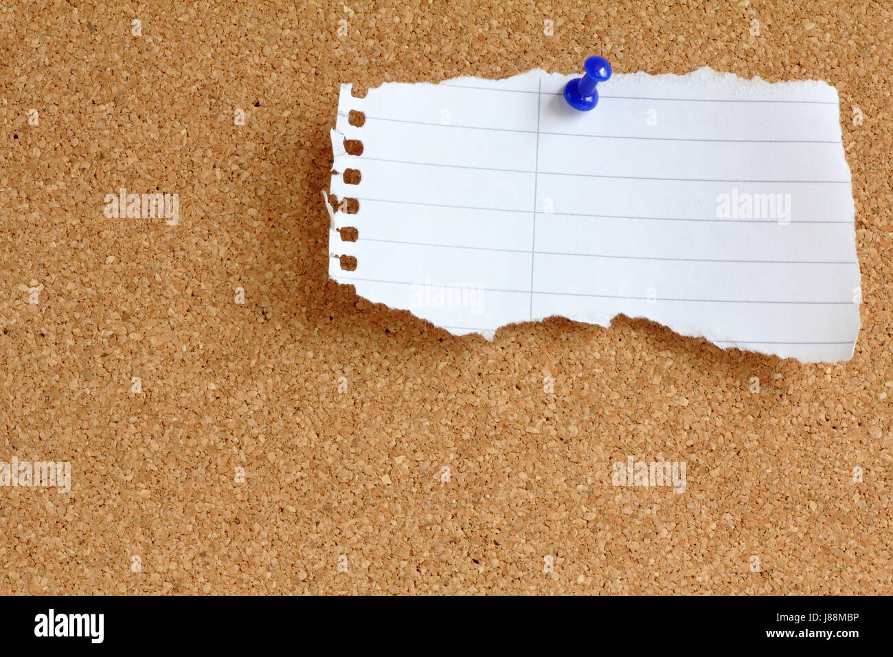 notepad on cork bulletin board Stock Photo - Alamy
