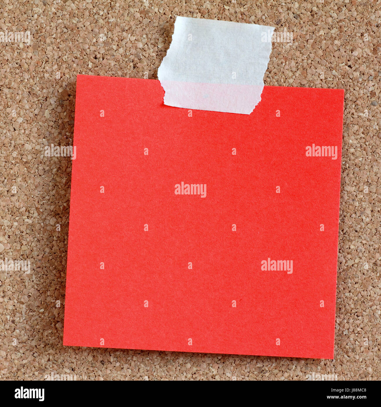 notepad on cork bulletin board Stock Photo - Alamy