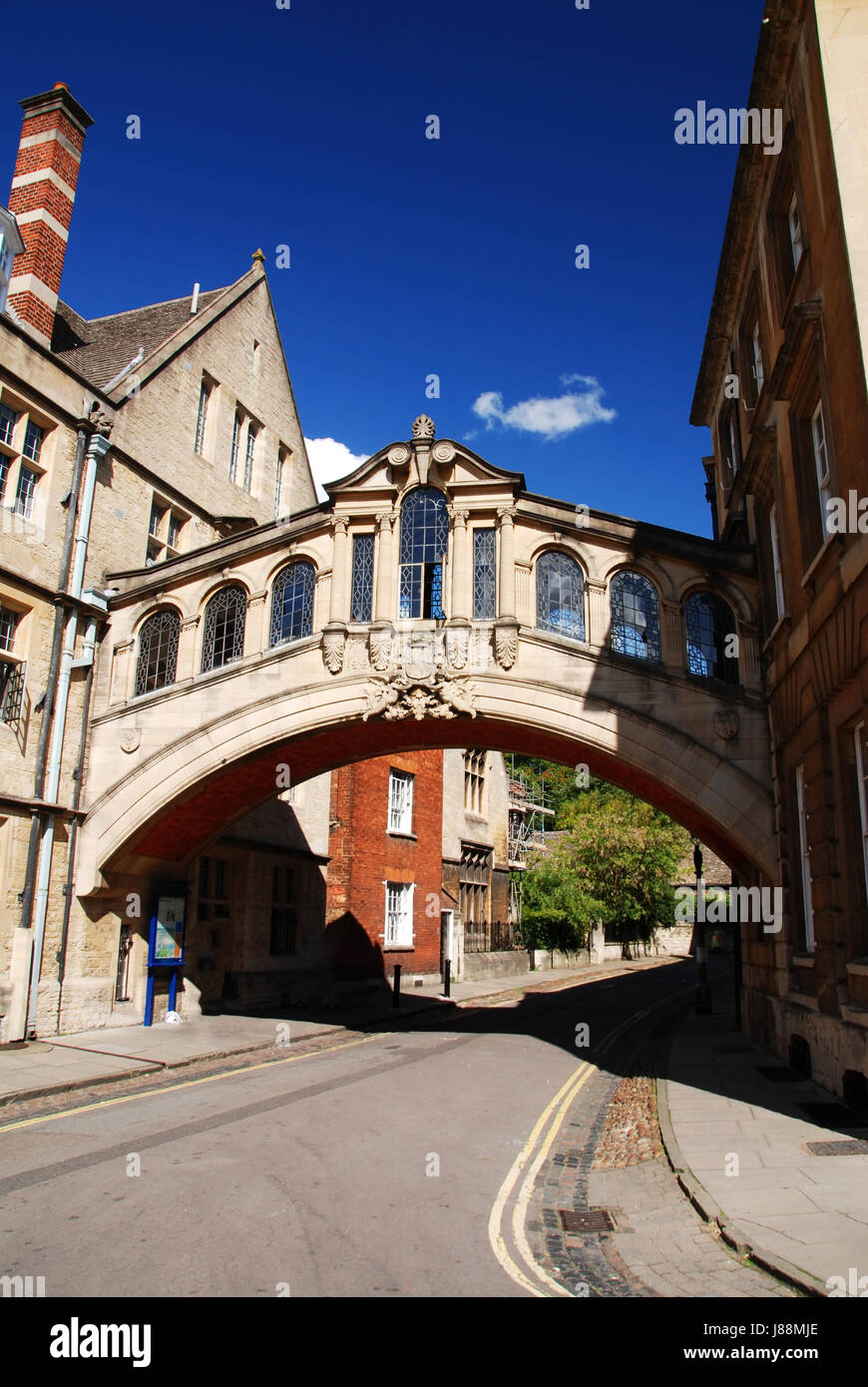 Education street art hi-res stock photography and images - Alamy