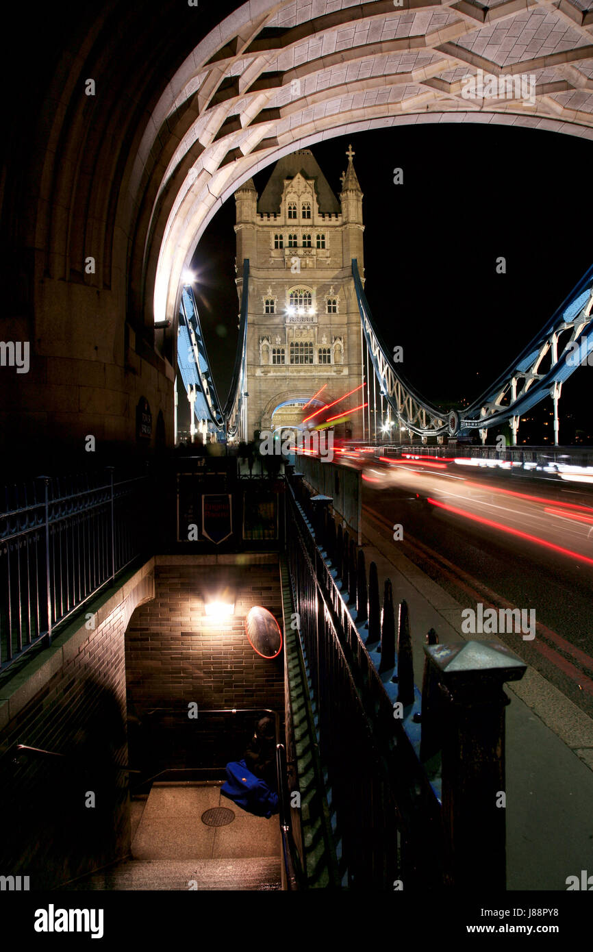 Homeless london night hi-res stock photography and images - Alamy