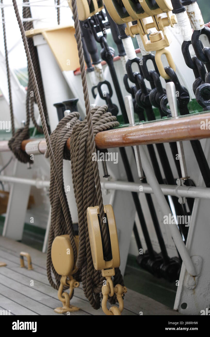 on an old windjammer,square rigger Stock Photo - Alamy