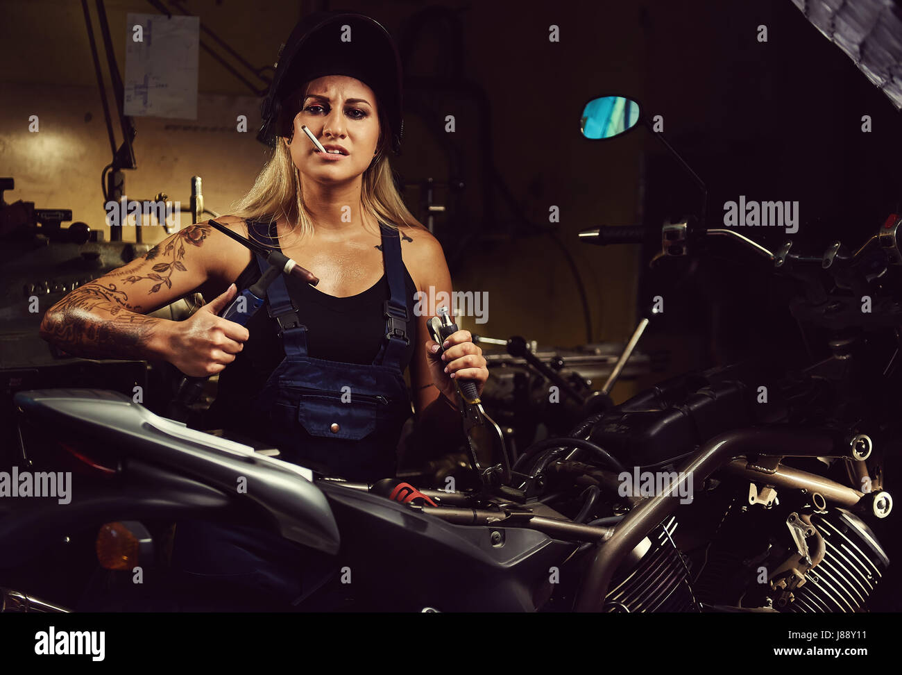 Working chopper hi-res stock photography and images - Alamy