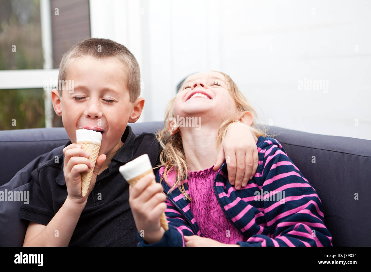 laugh, laughs, laughing, twit, giggle, smile, smiling, laughter ...