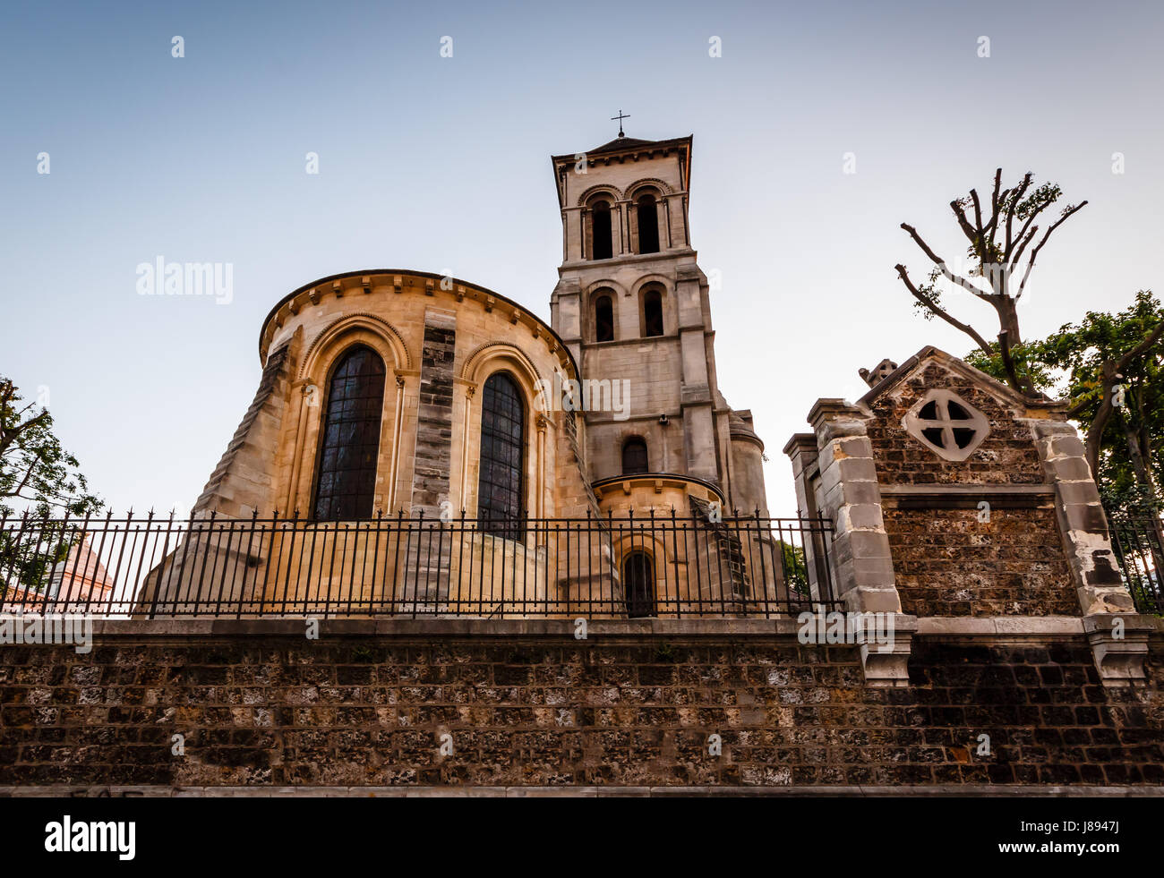 Monmartre church hi-res stock photography and images - Alamy