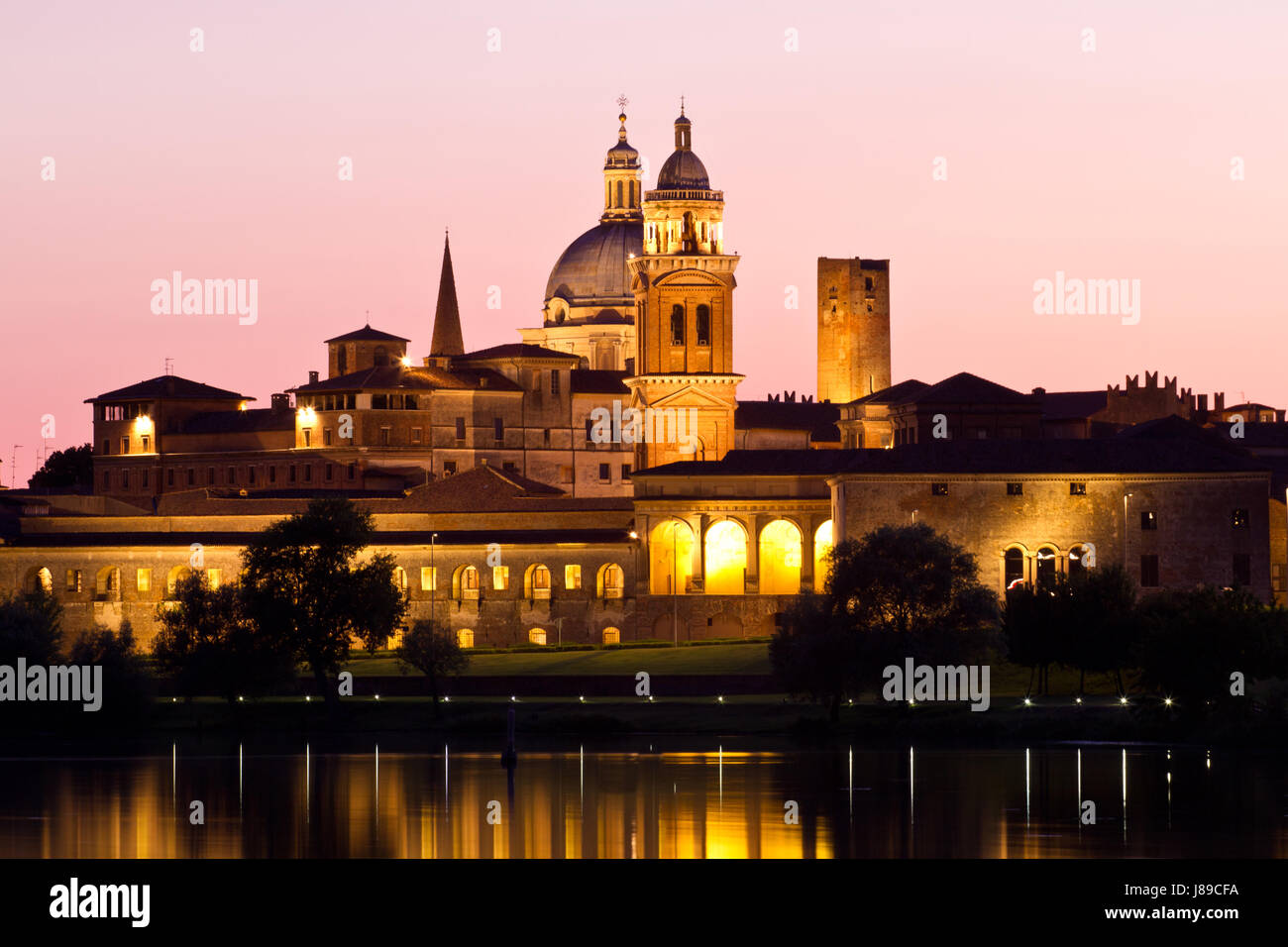 walk, go, going, walking, travel, buildings, historical, city, town ...