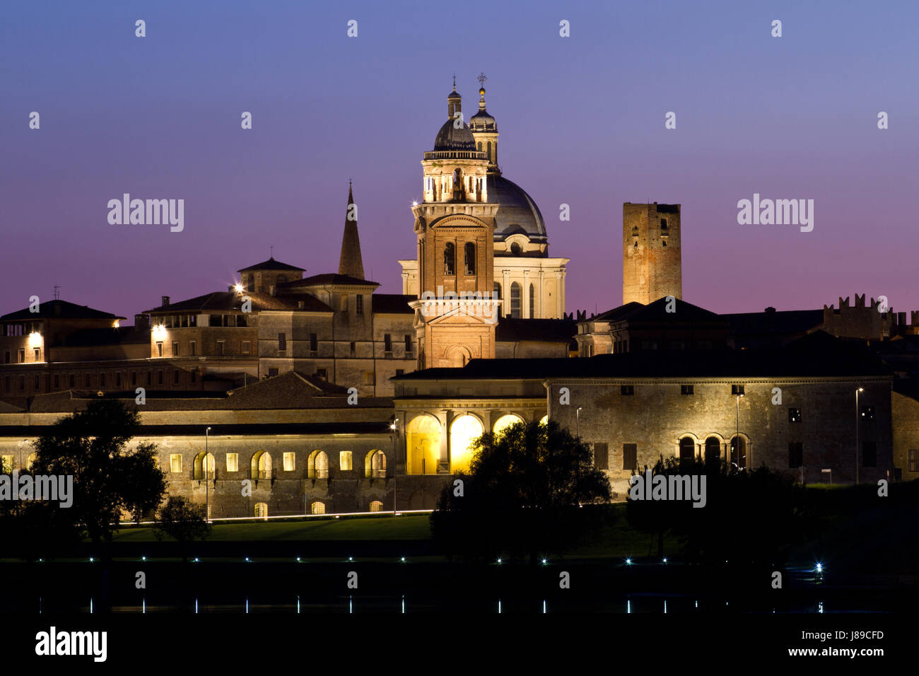 walk, go, going, walking, travel, buildings, historical, city, town ...
