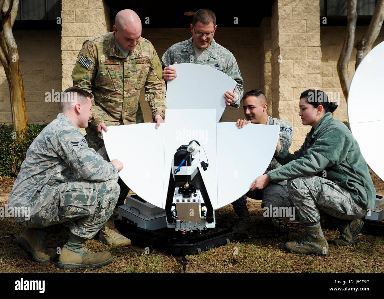 Members of the 25th Intelligence Squadron assemble a Hawkeye lite ...