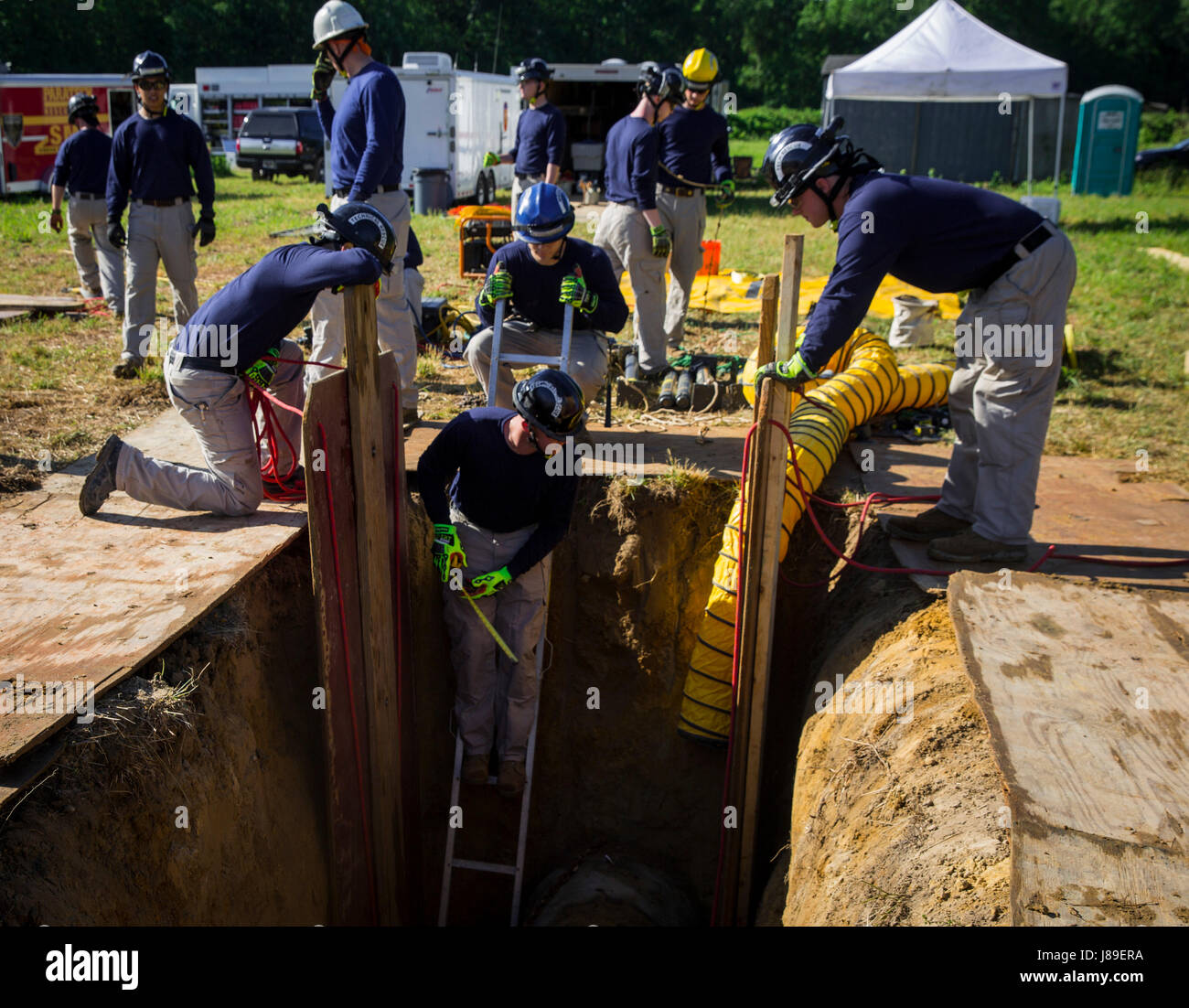 Trench rescue hi-res stock photography and images - Alamy