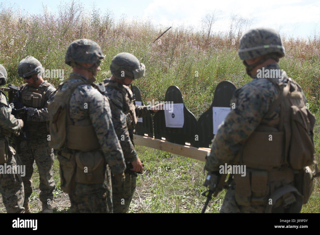 Personnel elevation hi-res stock photography and images - Alamy
