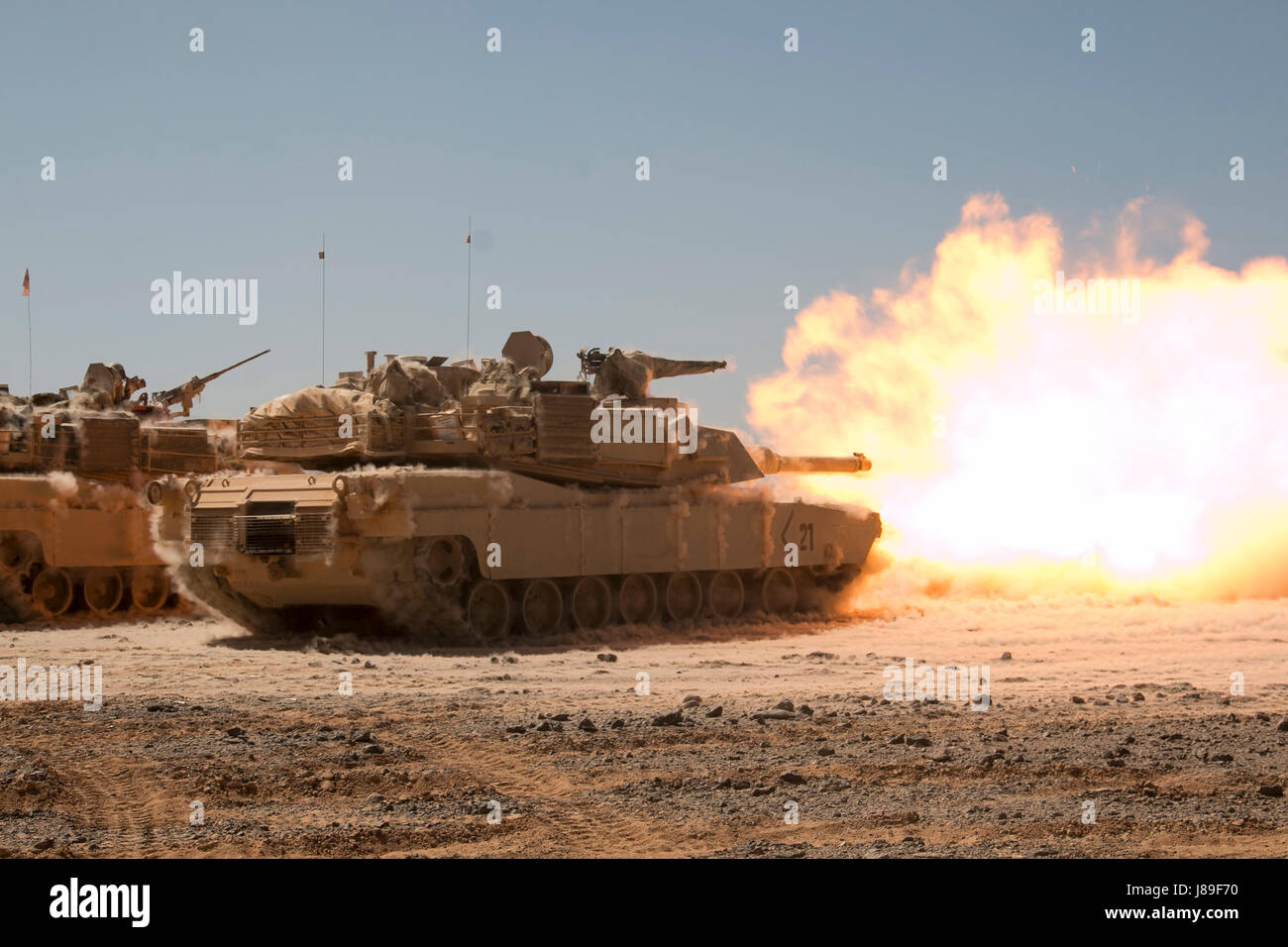M1a2 tank crew battle hi-res stock photography and images - Alamy