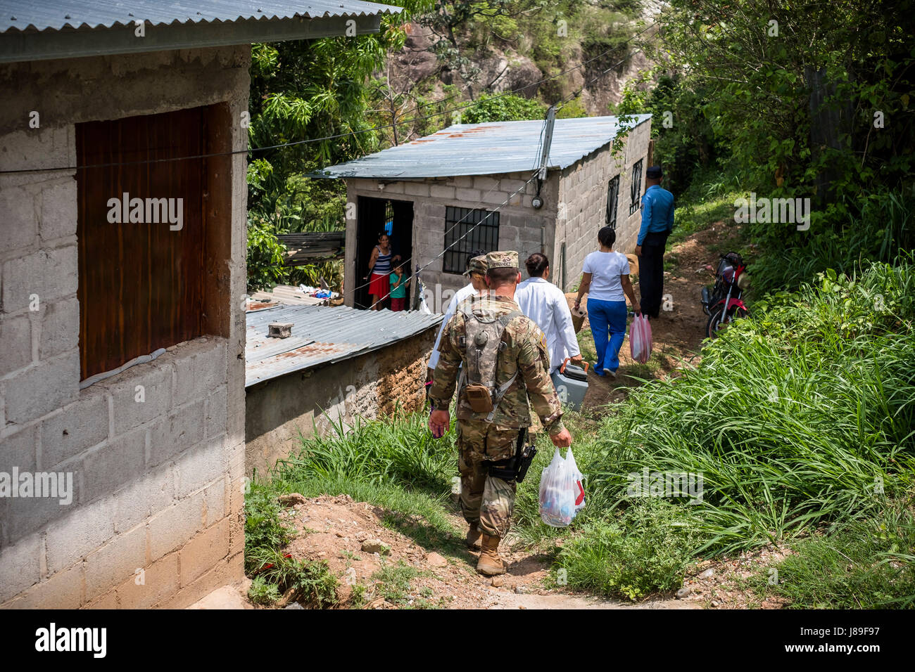 Community nurse medication hi-res stock photography and images - Alamy