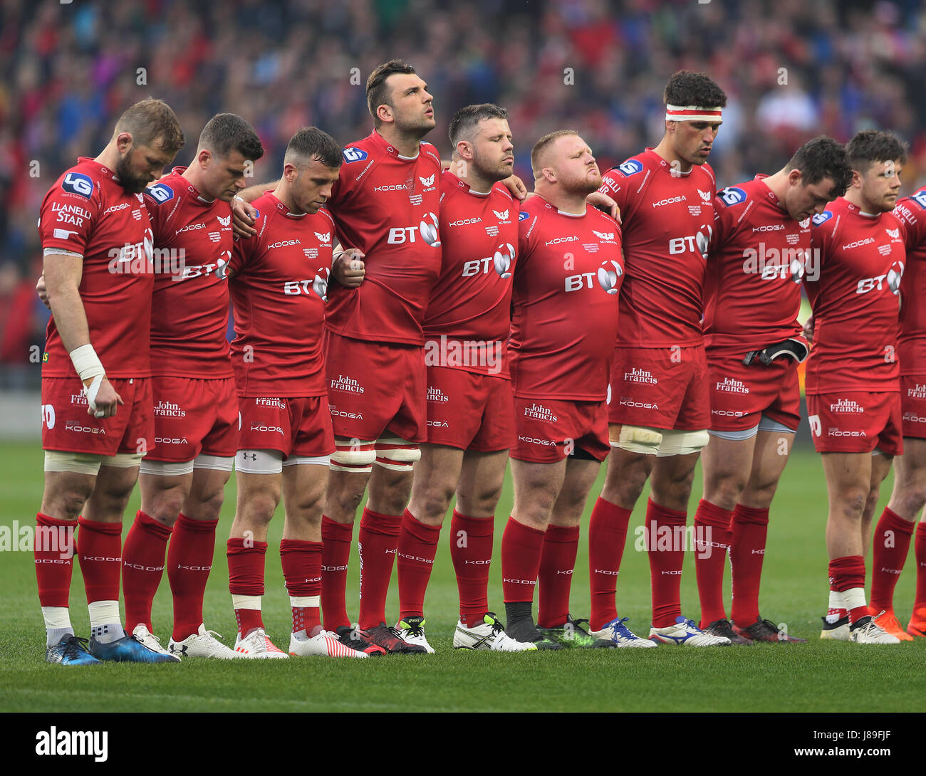 Scarlets players stand for hi-res stock photography and images - Alamy