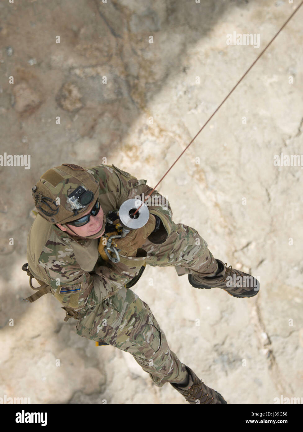 West Virginia Army National Guard Soldiers practice extraction ...