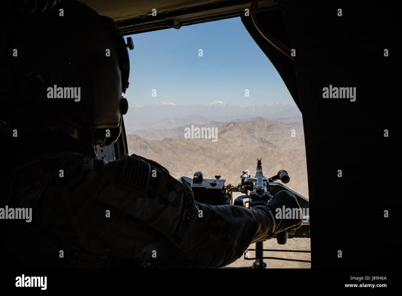 A U.S. Army UH-60 Black Hawk helicopter crew assigned to Task Force ...