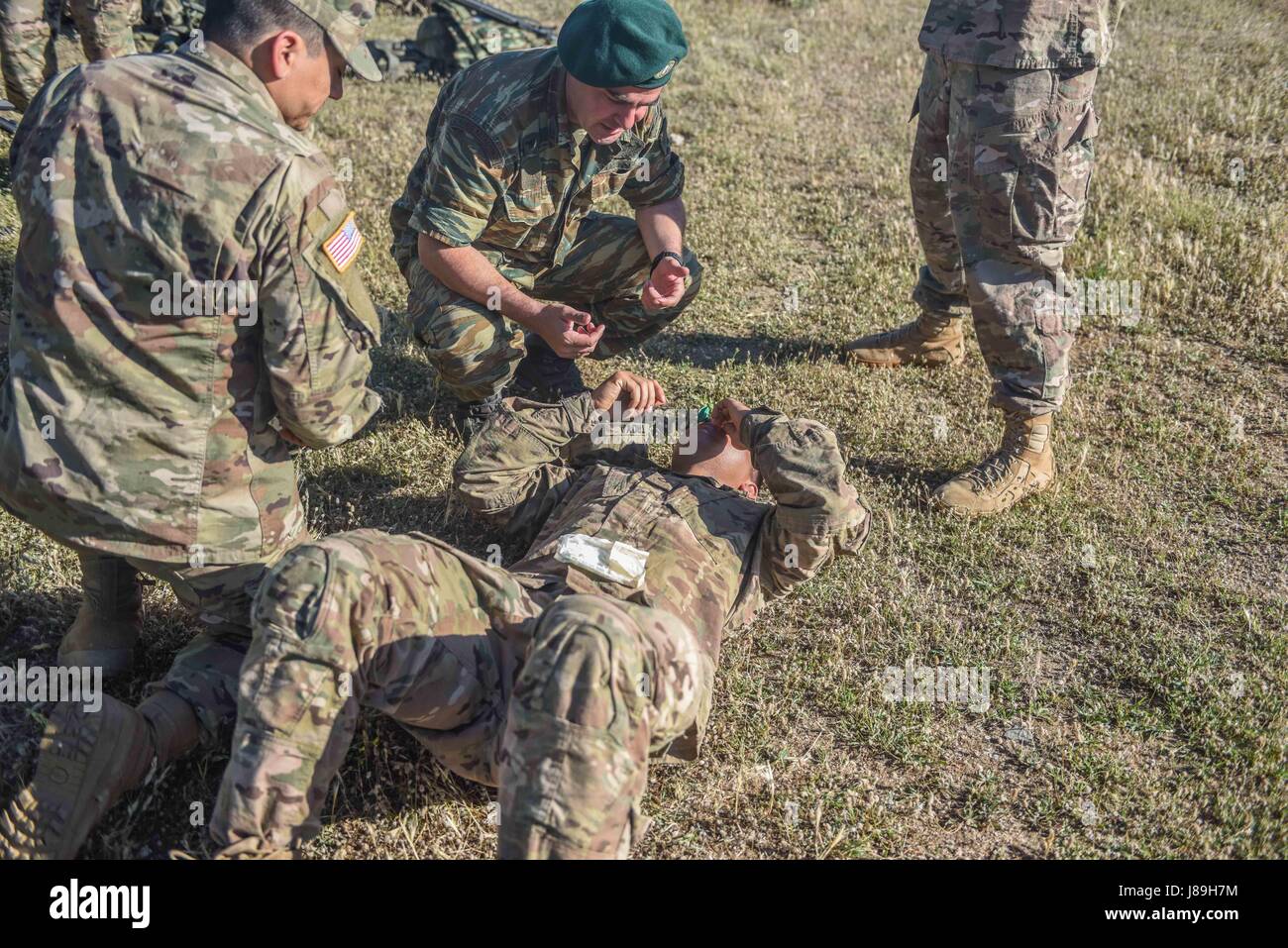 Greek paratroopers with 1st Paratrooper Commando Brigade, Greek Army ...