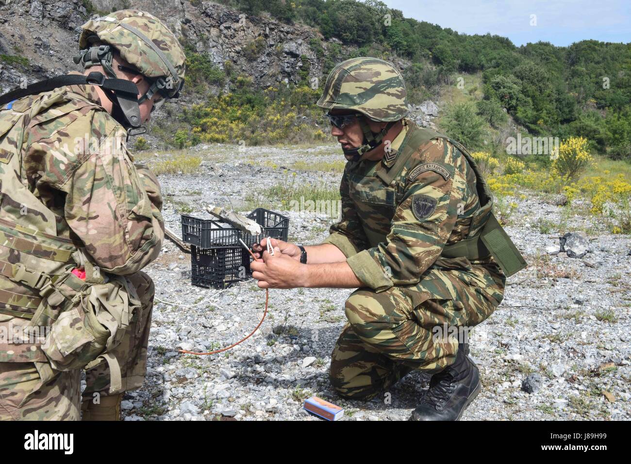 Greek paratroopers with 1st Paratrooper Commando Brigade, Greek Army ...