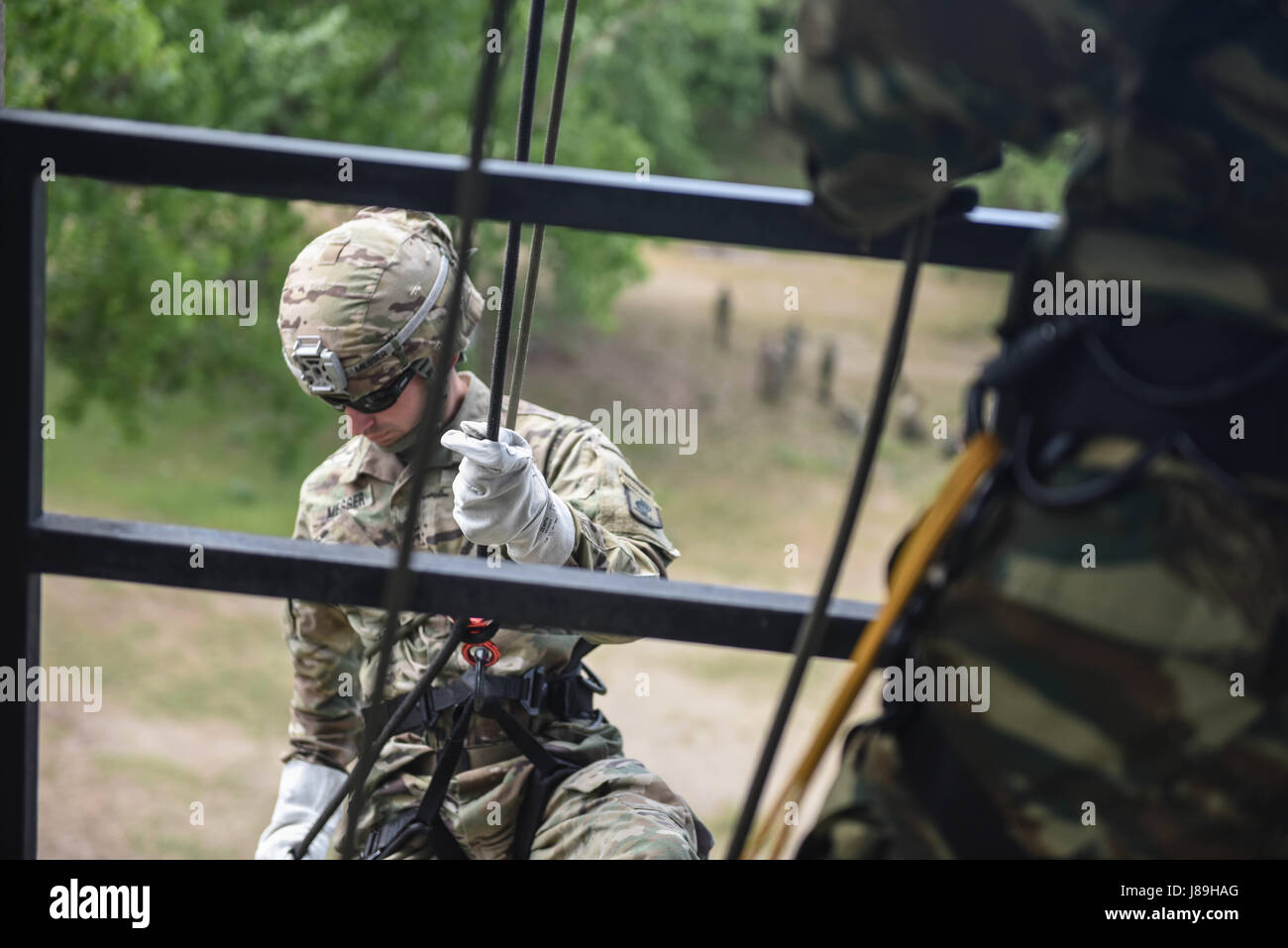 Greek paratroopers with 1st Paratrooper Commando Brigade, Greek Army ...