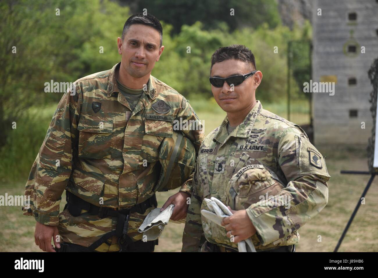 Greek paratroopers with 1st Paratrooper Commando Brigade, Greek Army ...