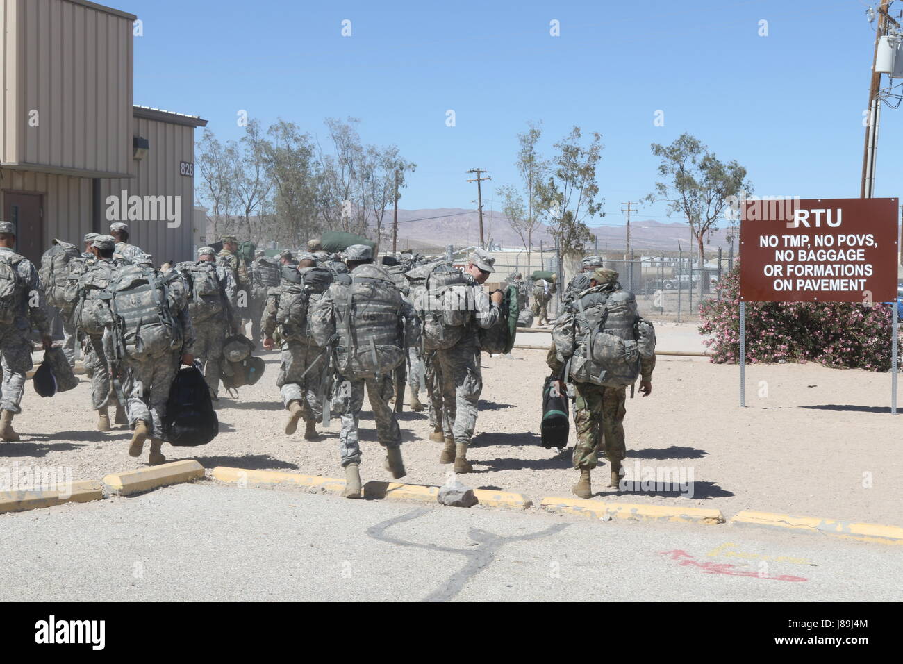Soldiers with the 2d Battalion, 137th Infantry Regiment, Kansas ...