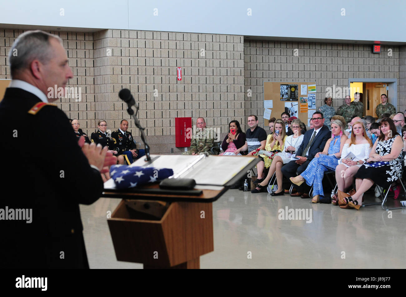 Leaders from the 364th Expeditionary Sustainment Command and the 654th ...