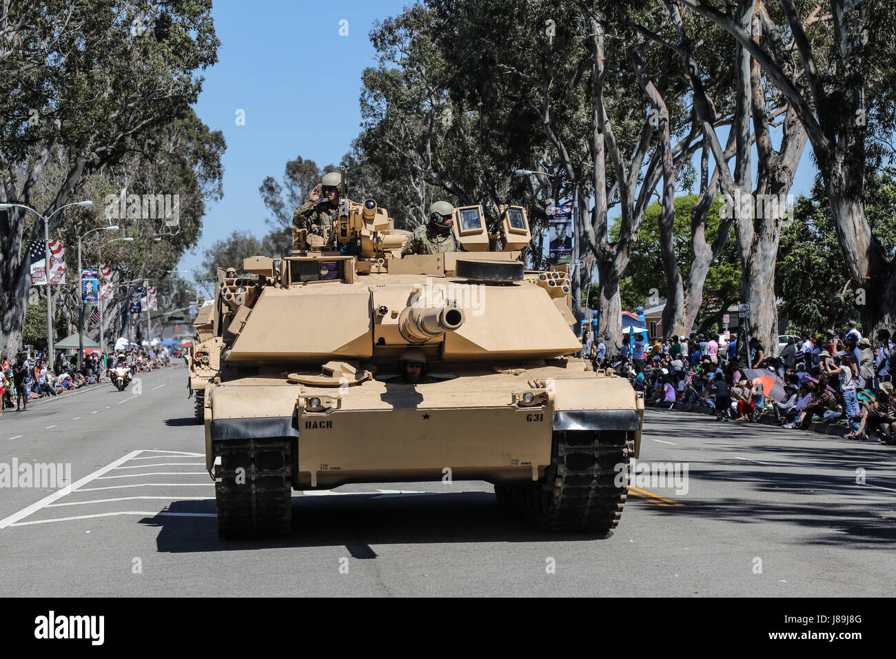 M1a1 abrams tank drives hi-res stock photography and images - Alamy