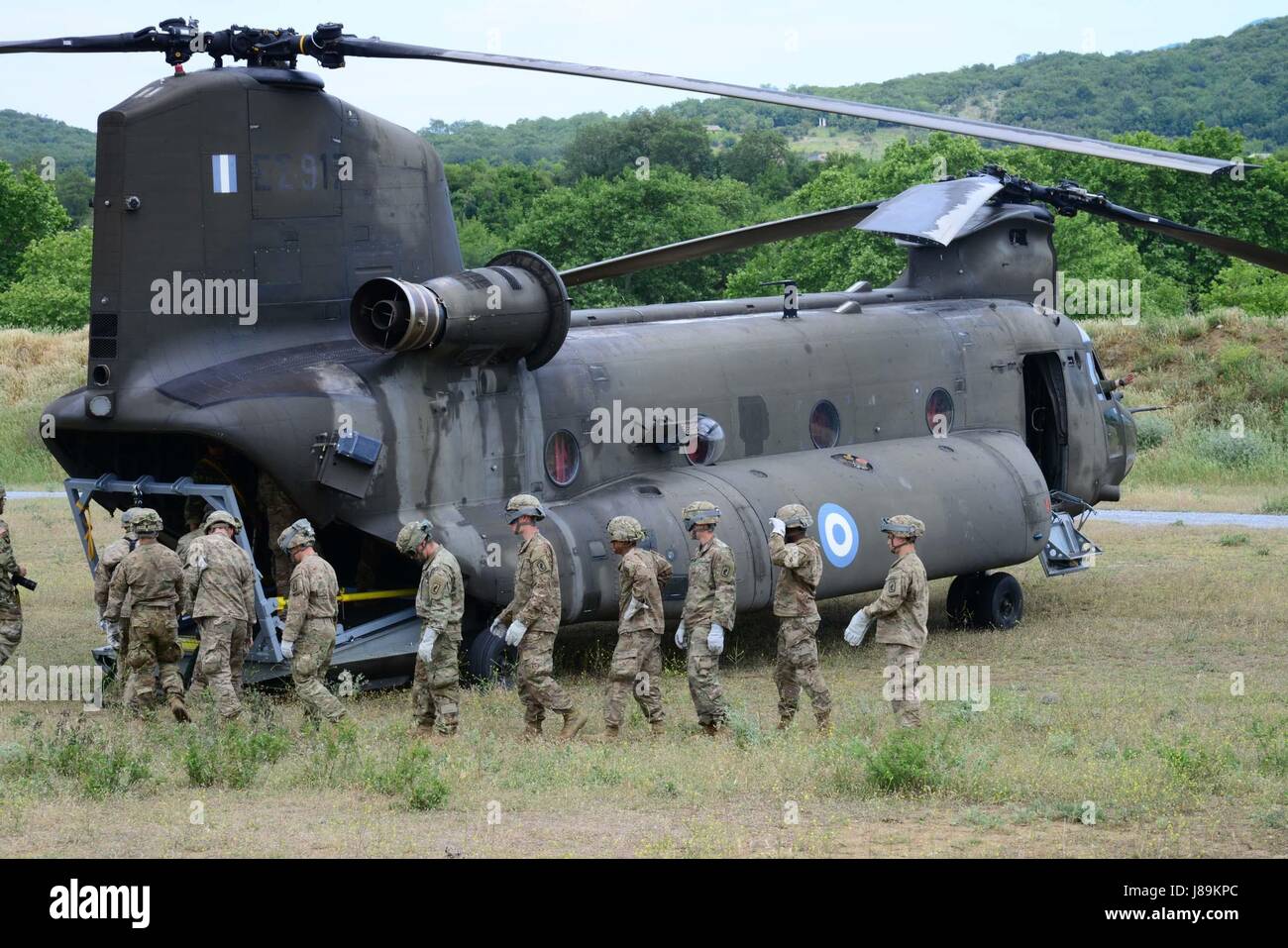 Paratroopers from 1st Battalion, 503rd Infantry Regiment, 173rd ...