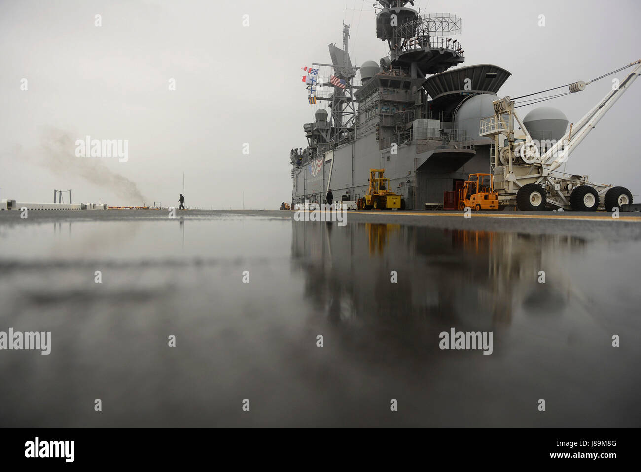 EARLE, N.J. (May 22, 2017) – The amphibious assault ship USS Iwo Jima ...