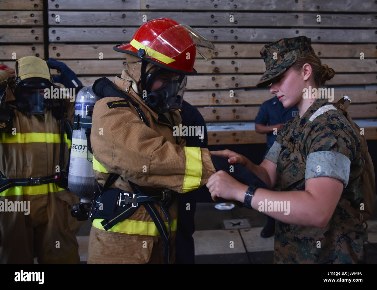 170523-N-HM829-172 PACIFIC OCEAN (May. 23, 2017) Midshipman 3rd Class ...