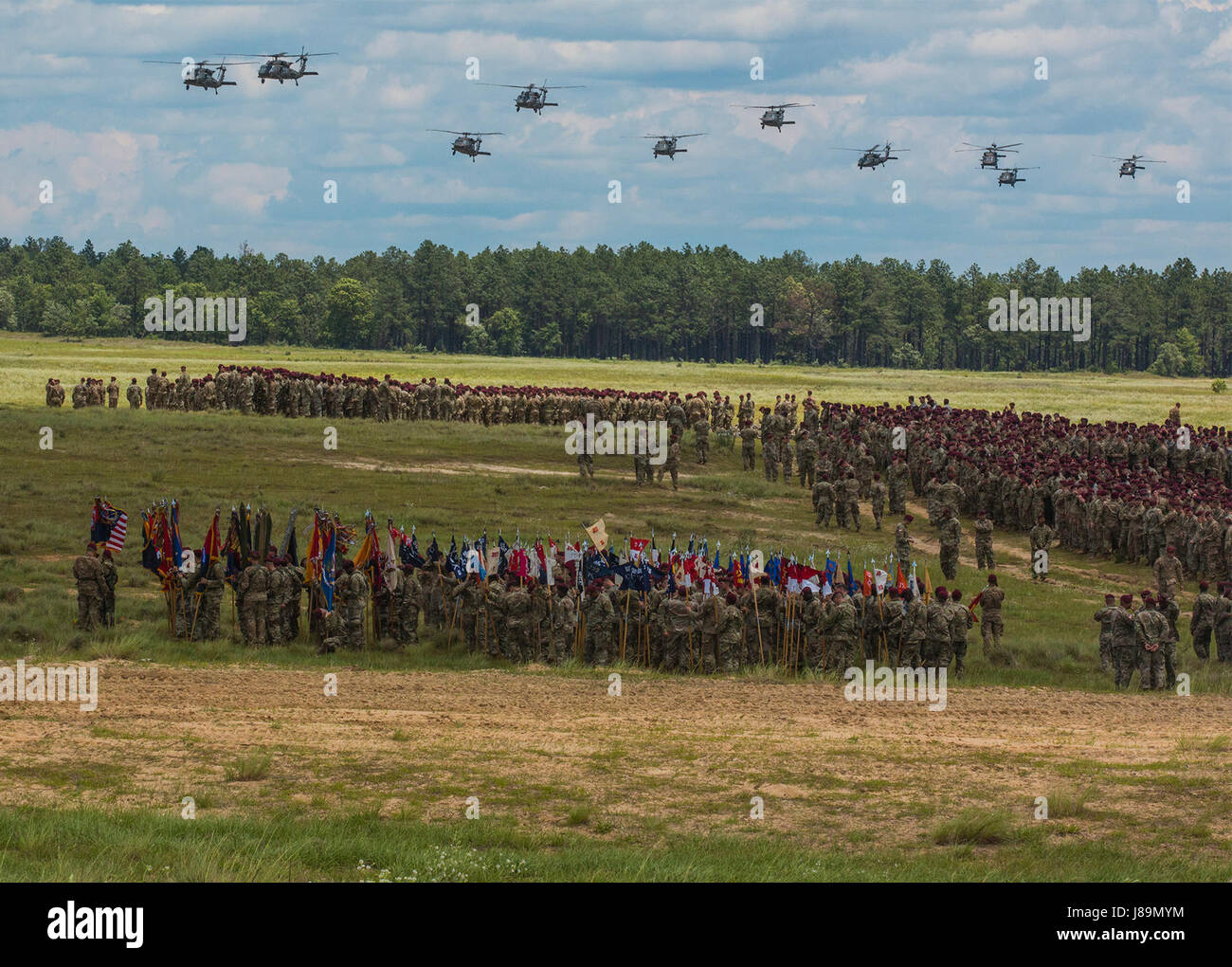 Paratroopers from across the 82nd Airborne Division make a mass ...