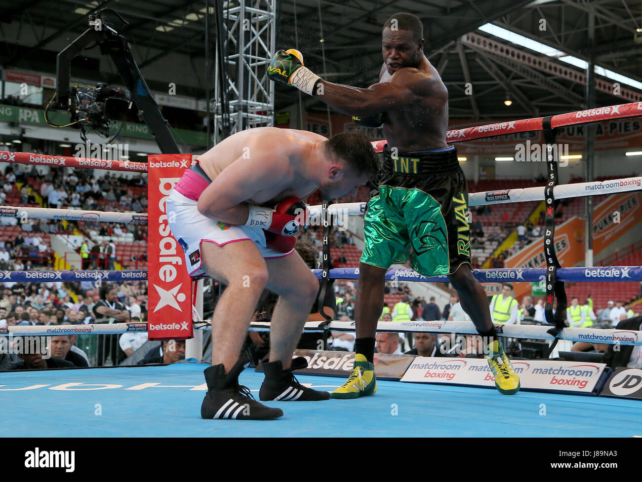 Lenroy Thomas (left) in action against Dave Allen in their Commonwealth ...