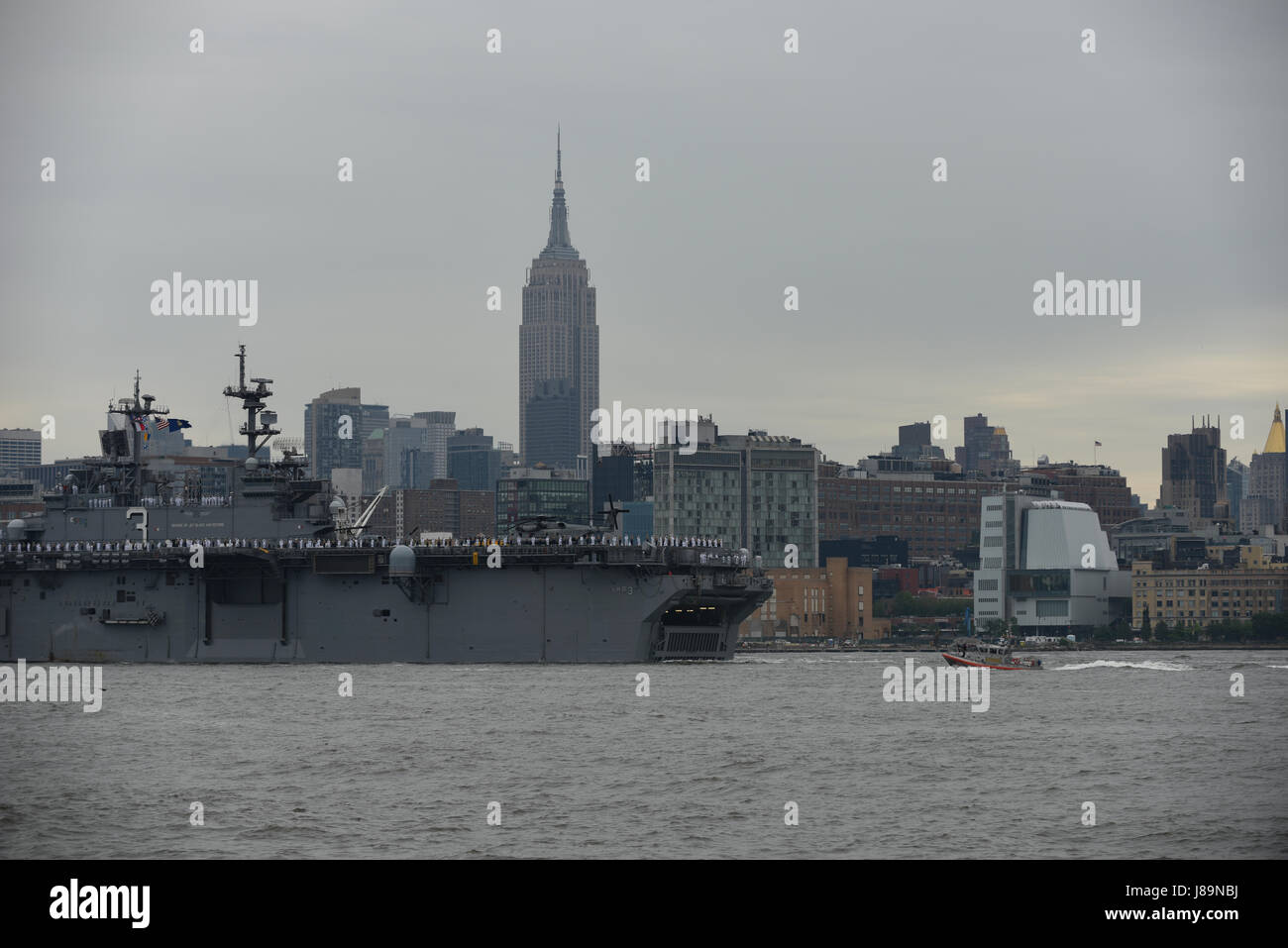 NEW YORK – A Coast Guard 45-foot Response Boat – Medium from Station ...
