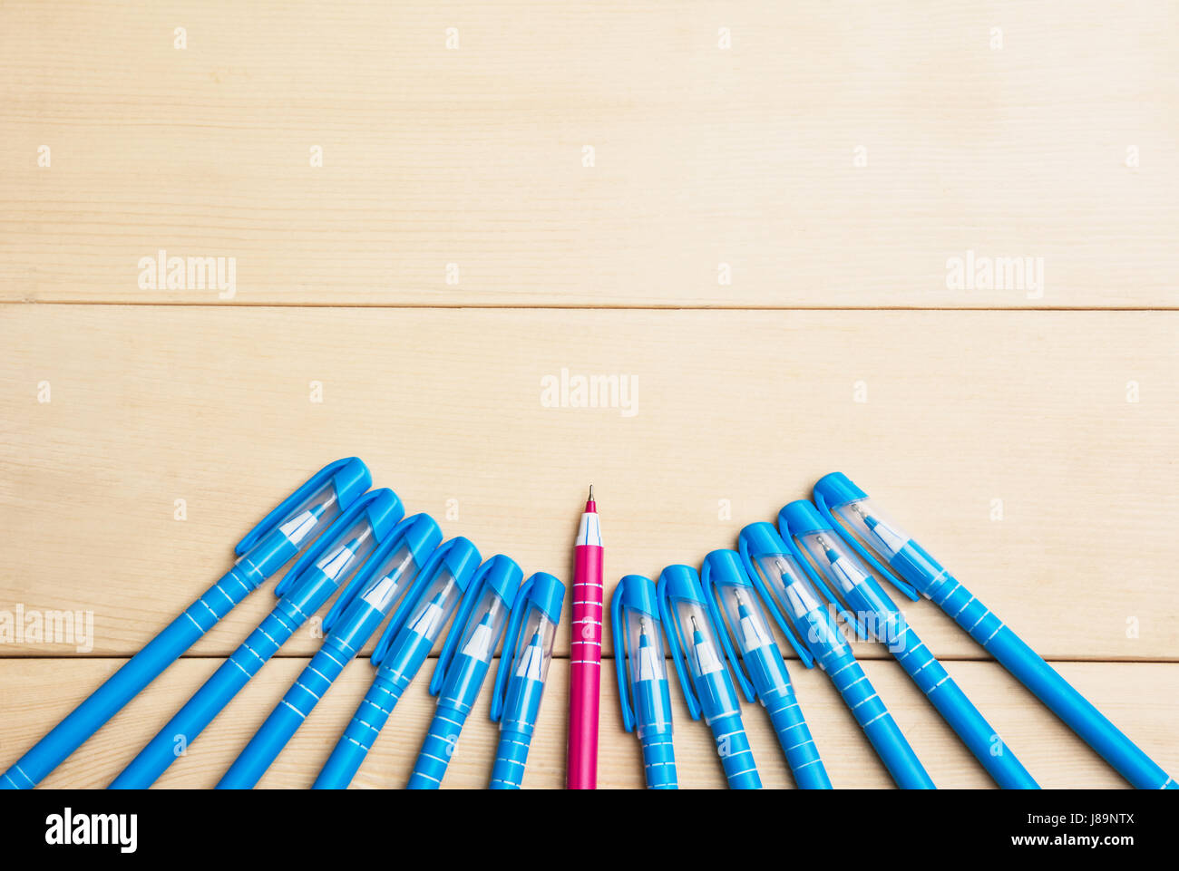 Old school desk fountain pen hi-res stock photography and images - Alamy