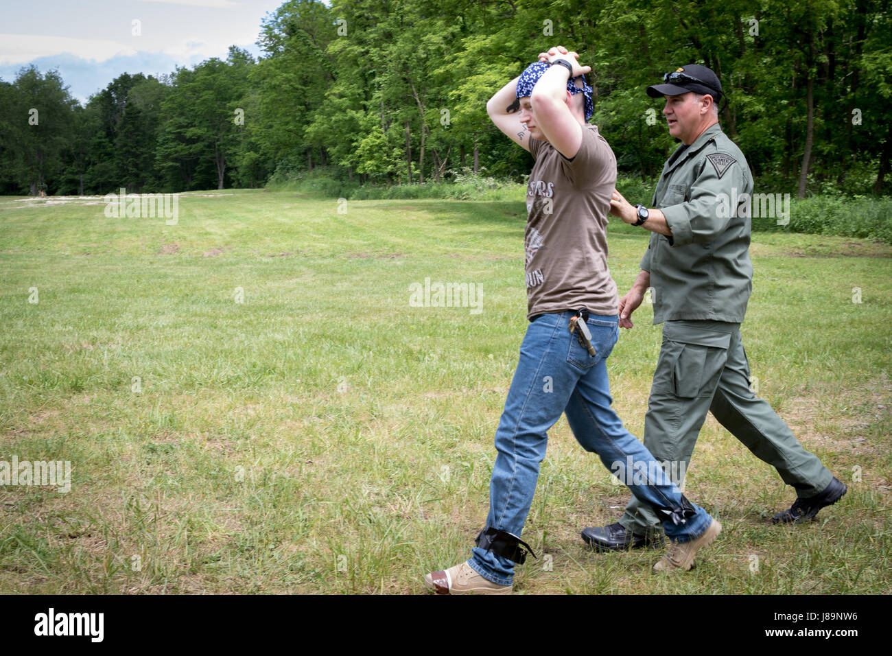 Soldiers of the 753rd Explosive Ordnance Disposal (EOD) of Kingwood, W ...