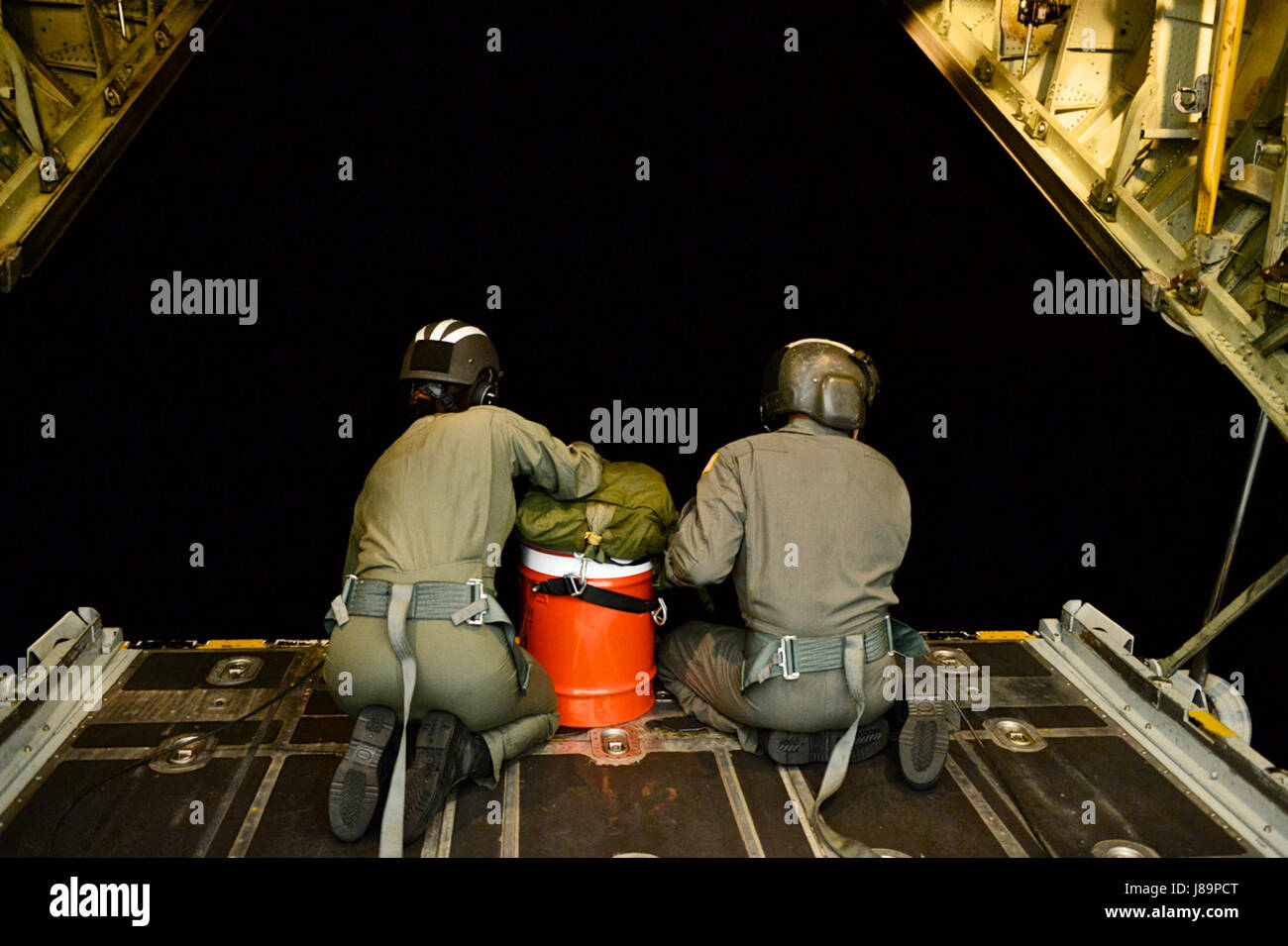 Petty Officer 2nd Class Mandi Stevens and Petty Officer 2nd Class Chris ...