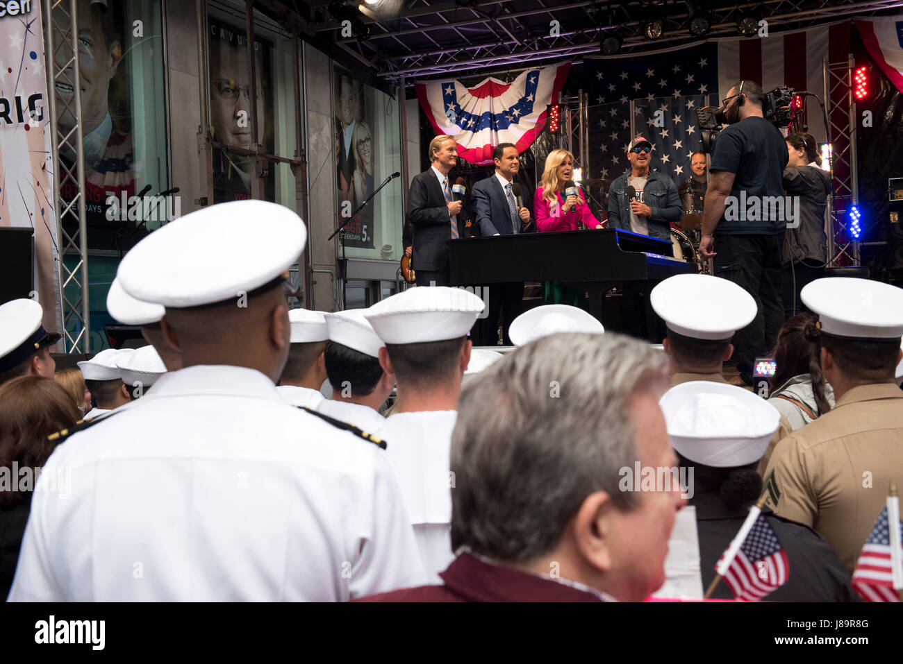 Fox and friends cast hi-res stock photography and images - Alamy