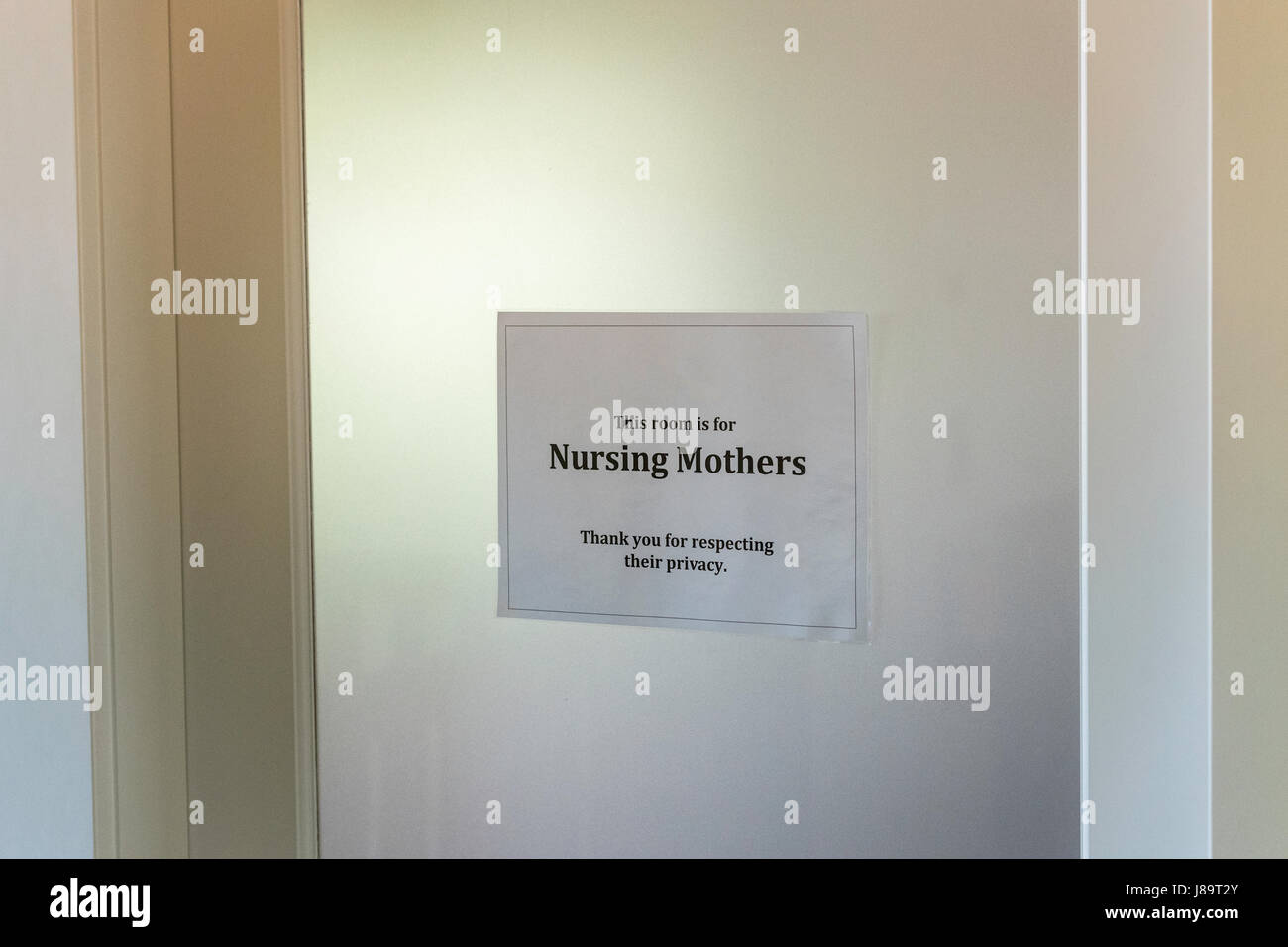 Breastfeeding sign room hi-res stock photography and images - Alamy