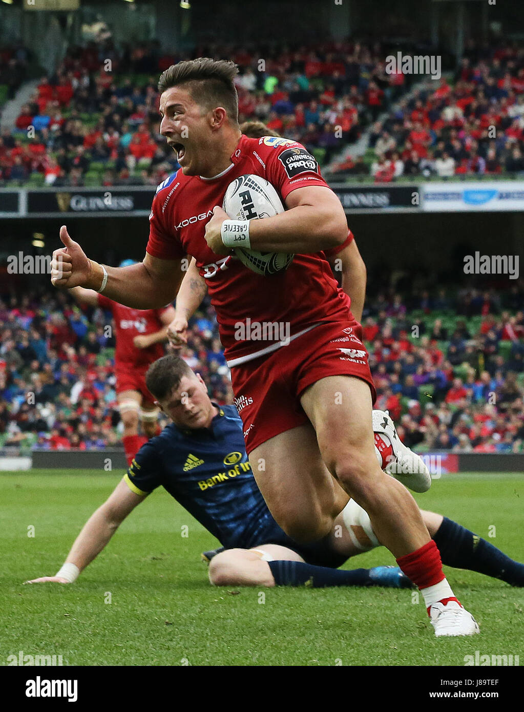 Scarlets dth van der merwe goes over hi-res stock photography and ...