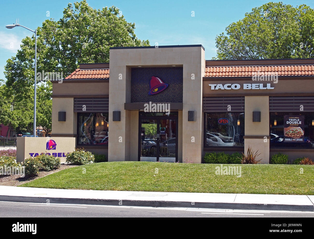 Taco Bell fast food restaurant in California Stock Photo - Alamy