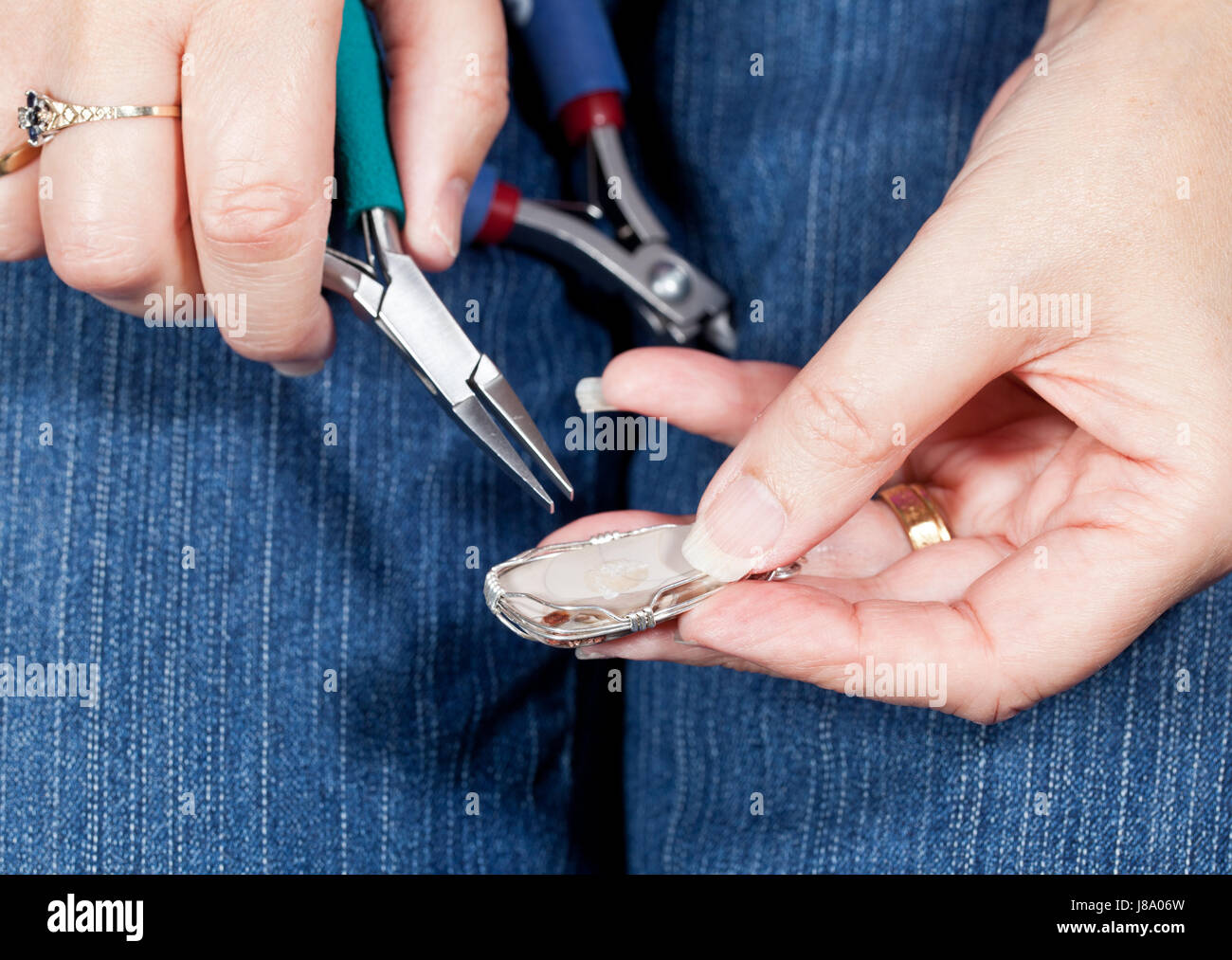 woman, hand, hands, ring, tool, tools, craftsman, tradesman ...