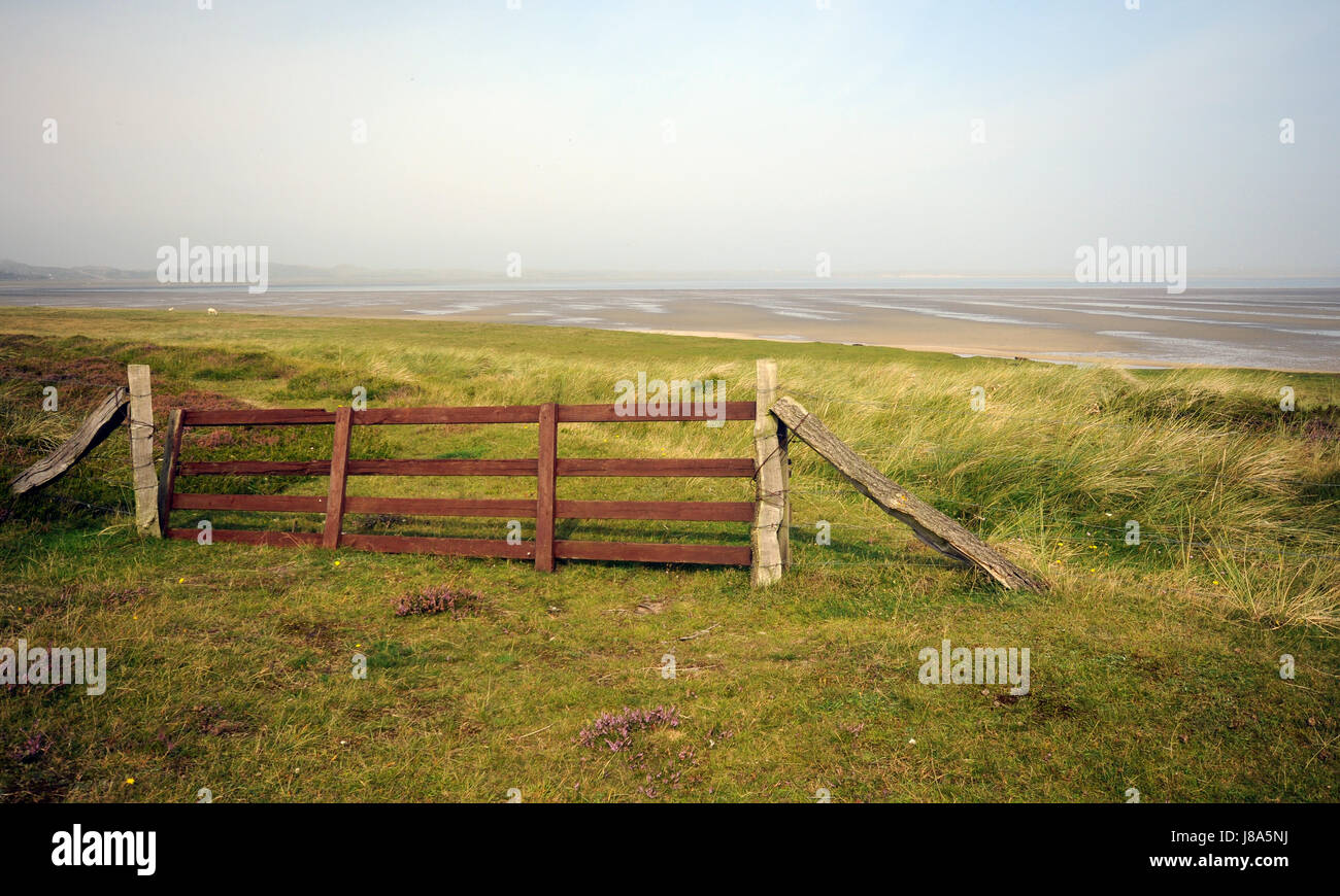 Closed tide gate hi-res stock photography and images - Alamy