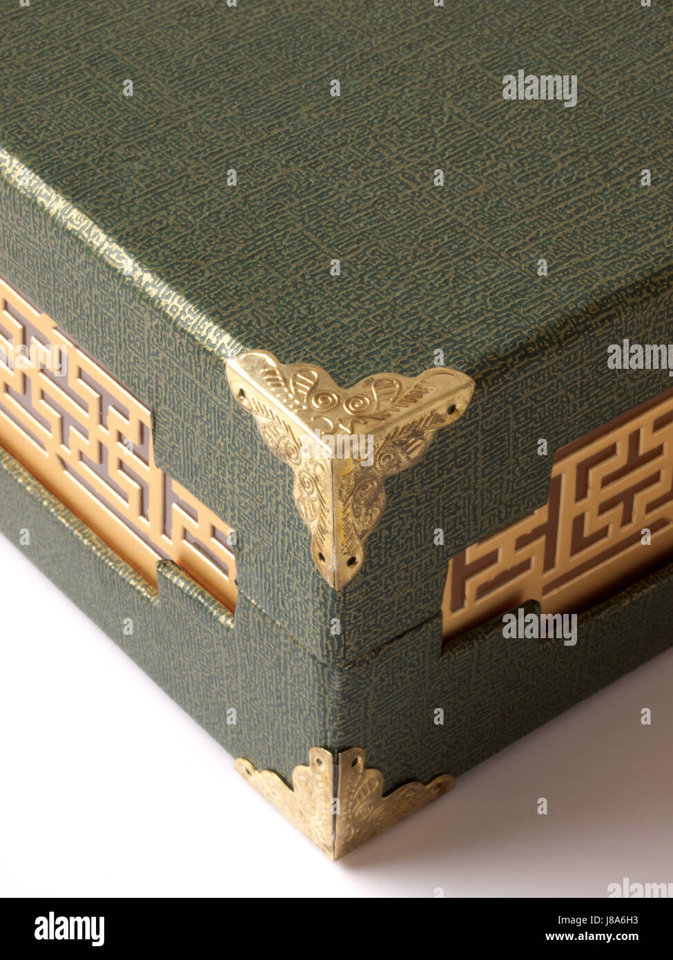 Emerald gold jewellery hi-res stock photography and images - Alamy