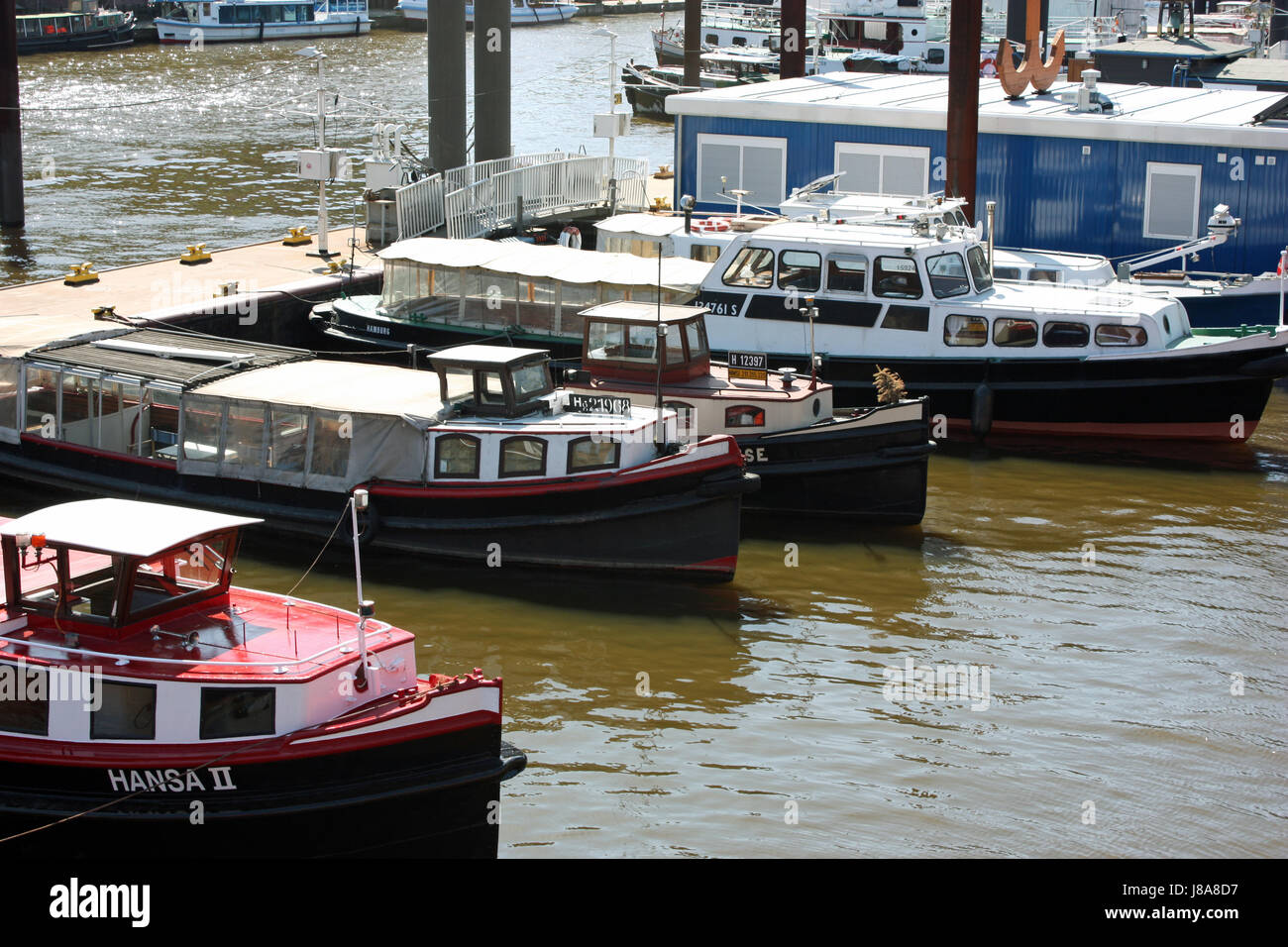 Mast on a barge hi-res stock photography and images - Alamy