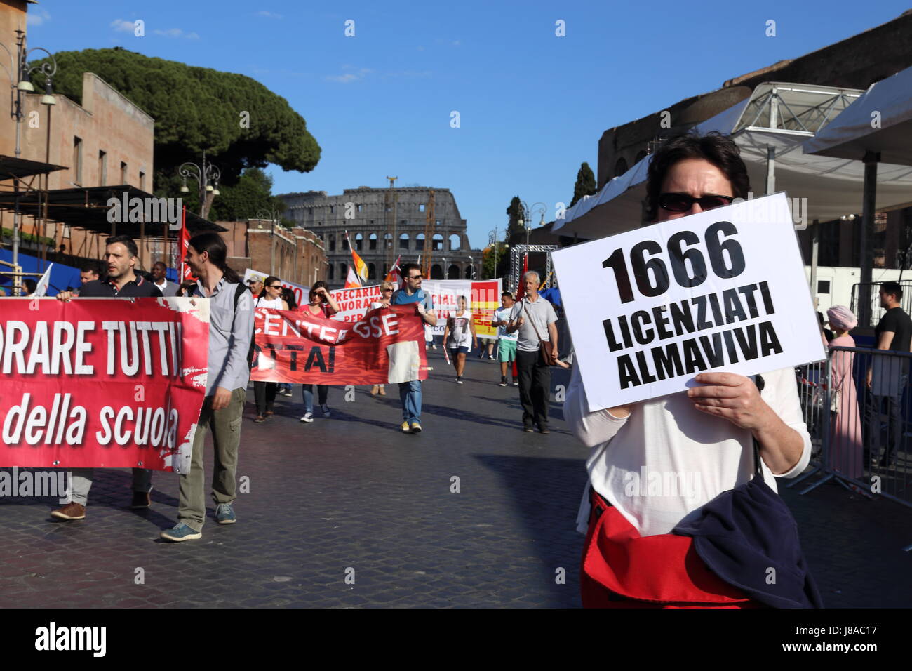 Roma, Italy. 27th May, 2017. Demonstration to protest for the situation ...