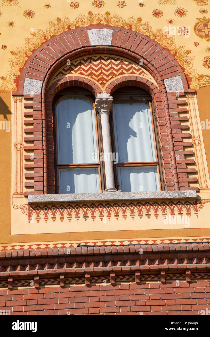 quaint italian window Stock Photo - Alamy