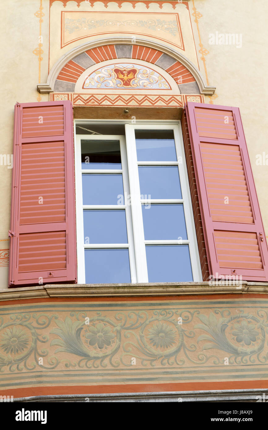 quaint italian window Stock Photo - Alamy
