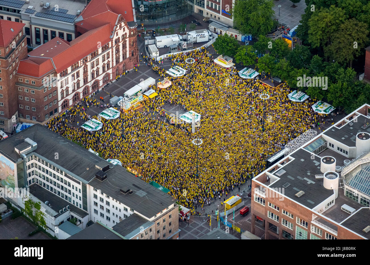 Friedensplatz und dortmunder rathaus hi-res stock photography and ...